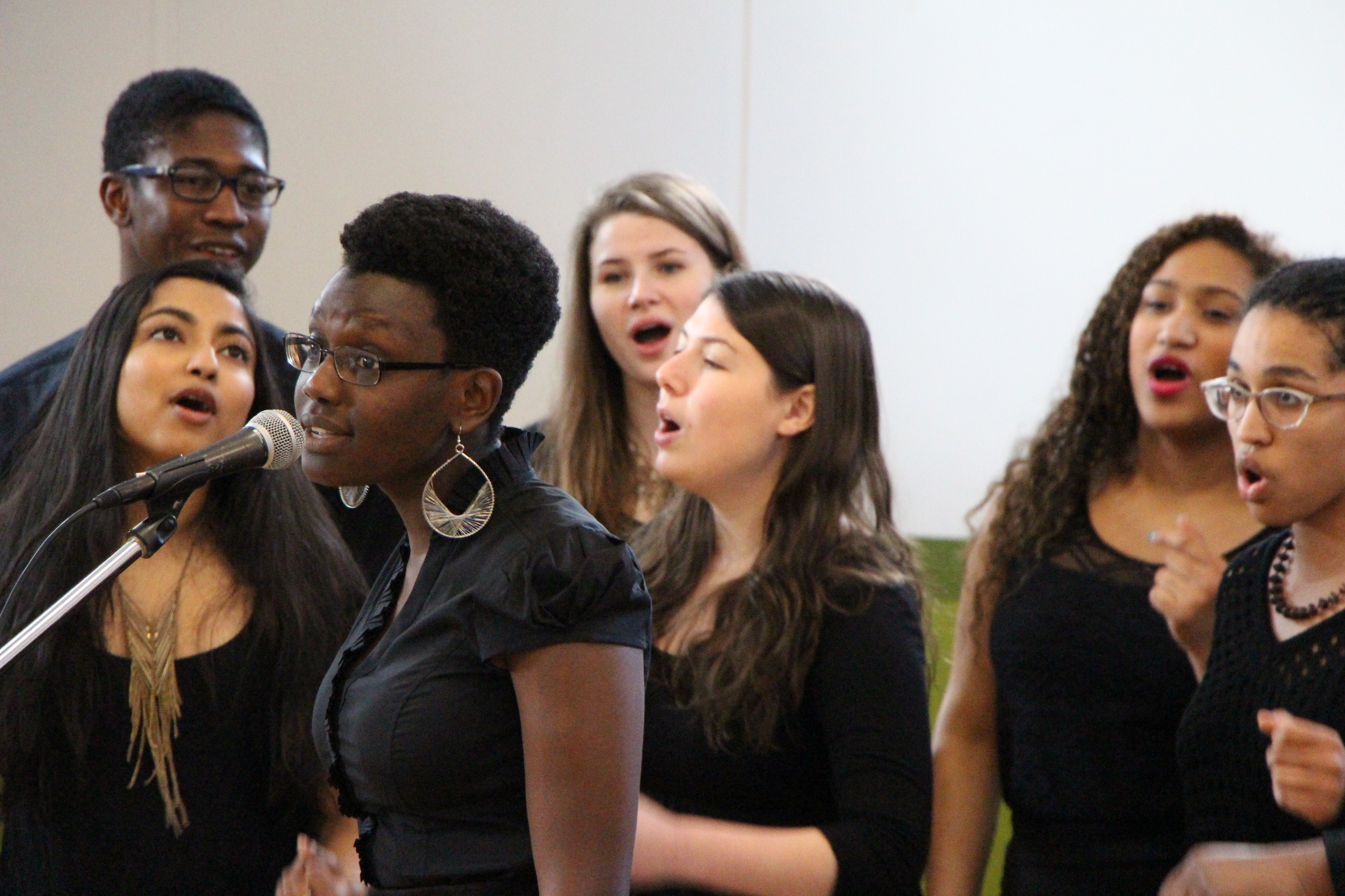 Shades of Yale Performs for Ivy Street - MAB Community Services
